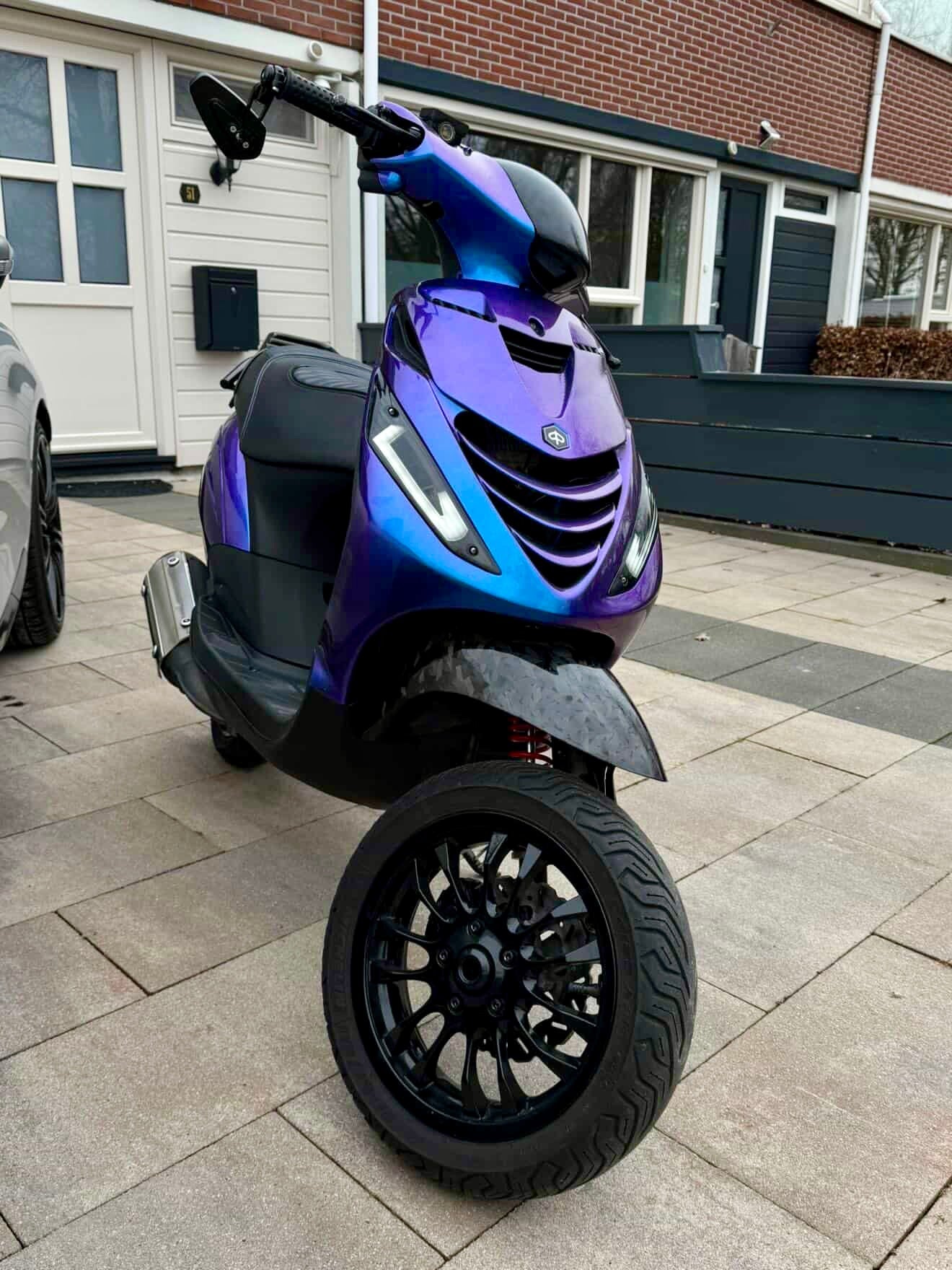 Forged carbon Piaggio Zip – VZ-Carbon